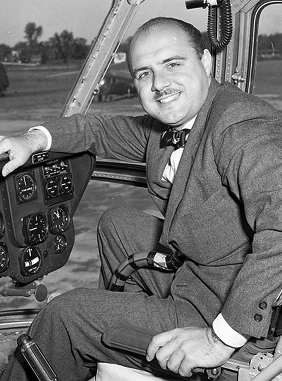 Frank Piasecki, the Creator of the "Flying Banana" - Авіамузей